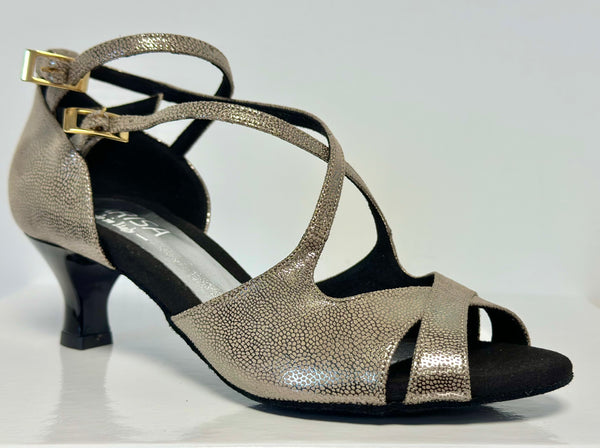 Jessica Fish Beige 50R (485) - Larisa London